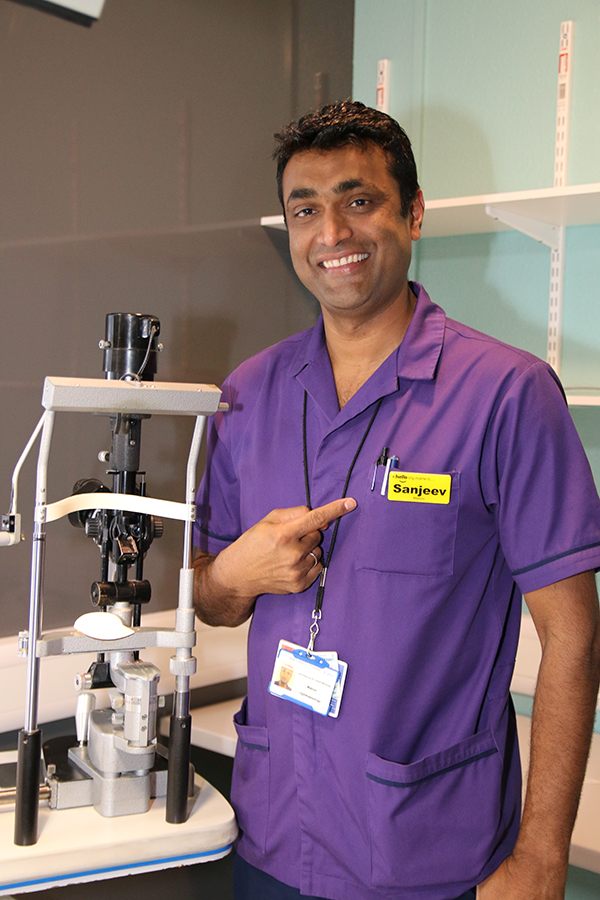 Eye-catching name badges boost patient experience | Guy's and St Thomas ...