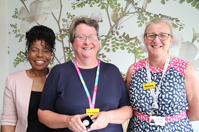 Guy's and St Thomas' midwife honoured with prestigious gold award | Guy ...