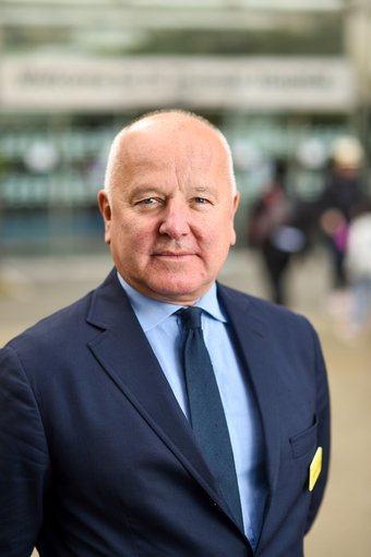 Guy's and St Thomas' appoints Ian Abbs as Chief Executive | Guy's and ...